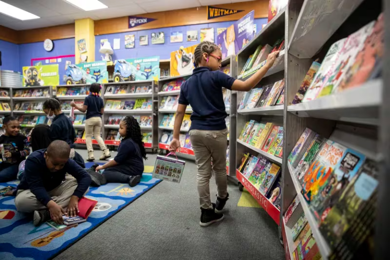 15 Nostalgic Photos of The Scholastic Book Fair - Bring Back Dialup