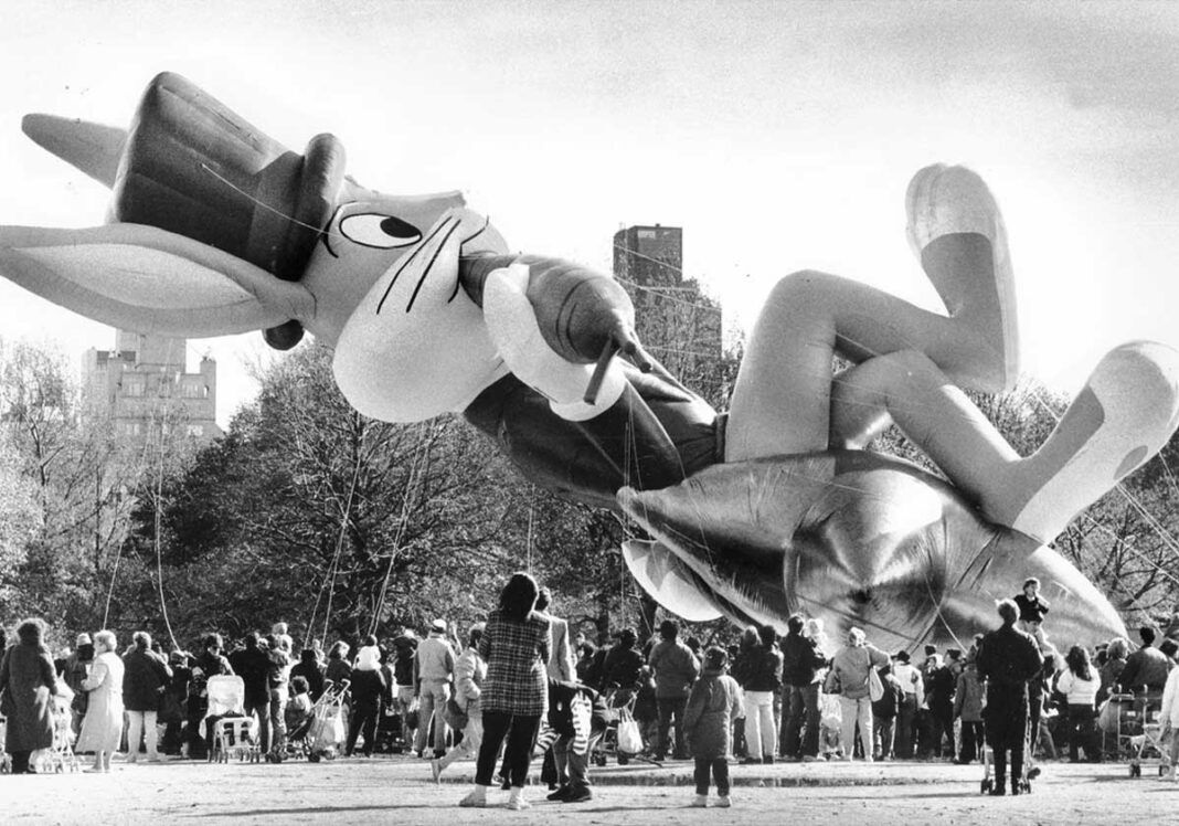 12 Hilarious Macy’s Thanksgiving Day Parade Fails and Goofs