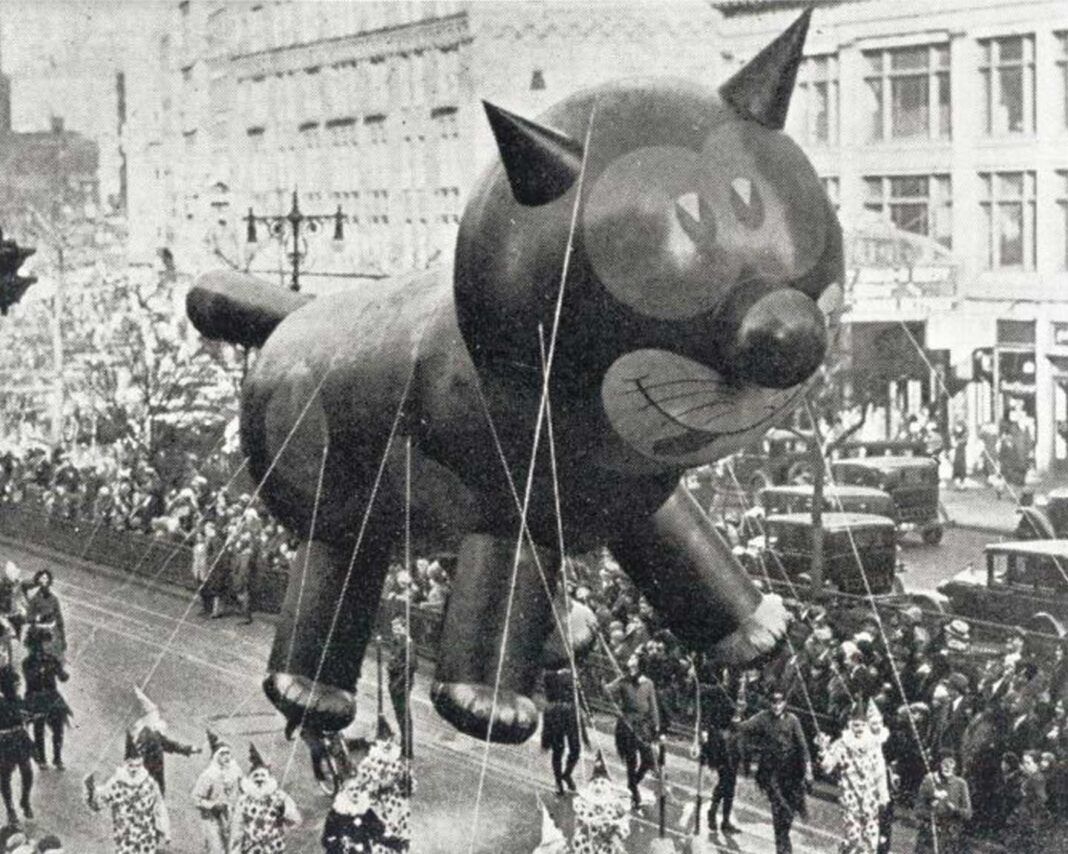 12 Hilarious Macy’s Thanksgiving Day Parade Fails and Goofs