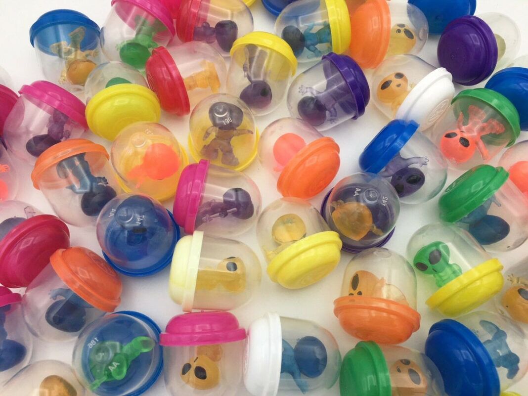 20 Quarter Machine Toys Every 80s and 90s Kid Will Remember